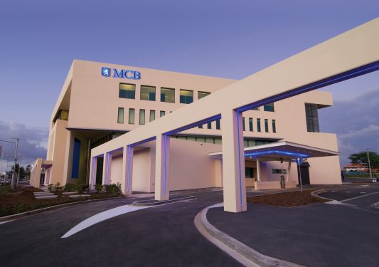 Cards - Maduro & Curiel’s Bank